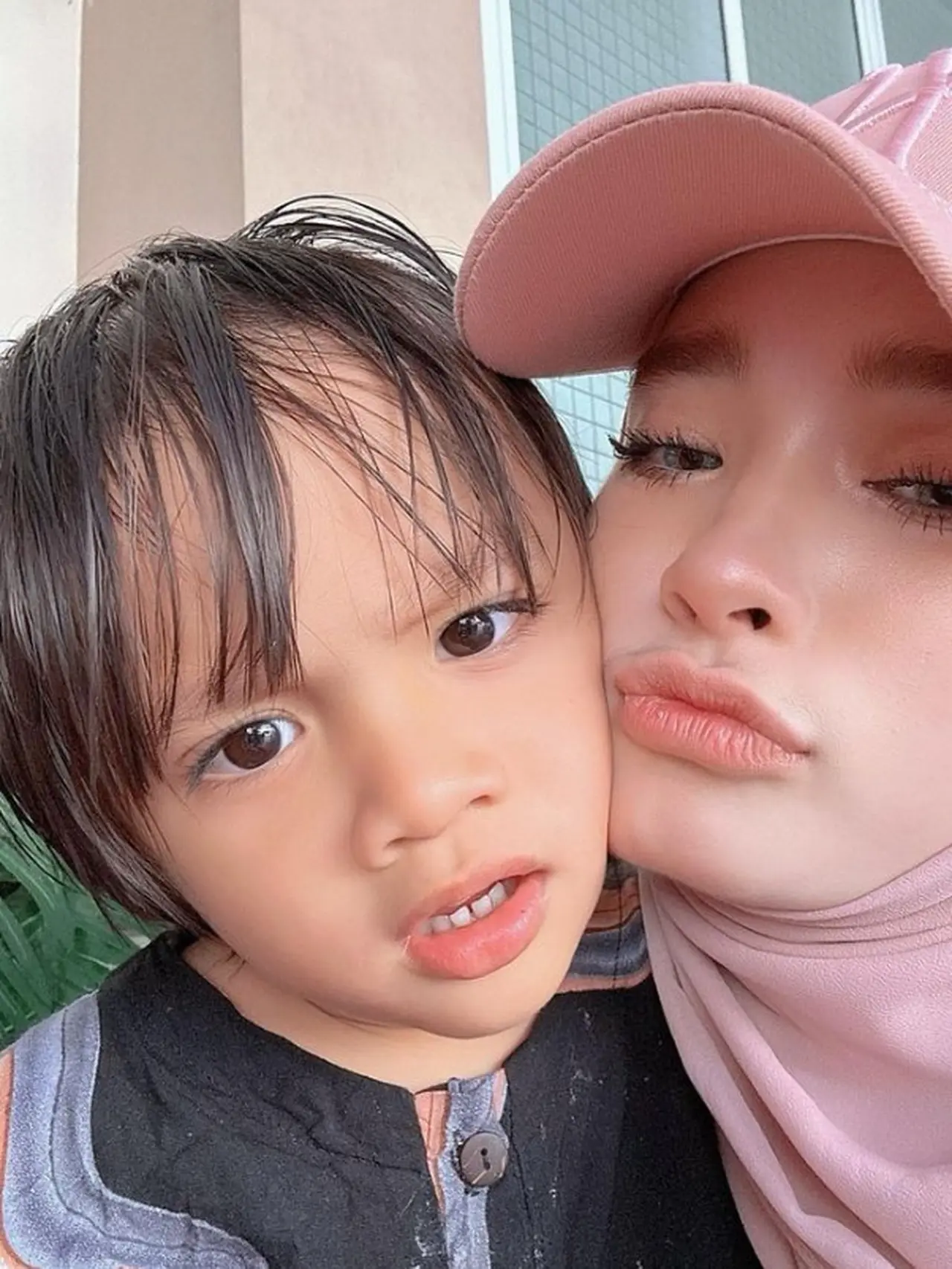 8 Potret Inara Rusli Bareng Anak, tak Terima Netizen Body Shaming Buah Hatinya - Entertainment ...