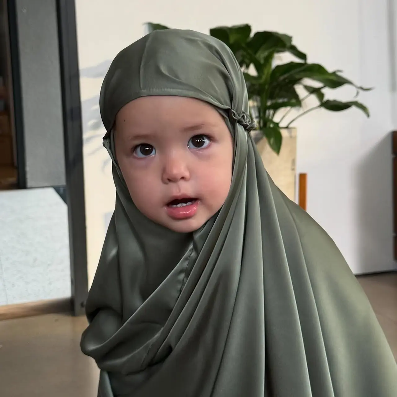 Disebut Bu Hajah Kamari, 3 Potret Imut dan Menggemaskan saat Putri ...