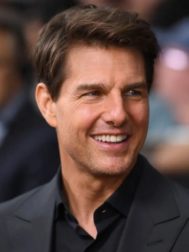 5 Fakta tentang Tom Cruise yang Baru Ultah ke-59, Bisa Terbangkan ...