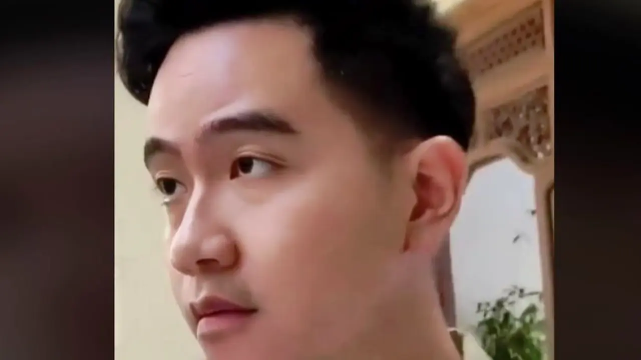 Wajah Gibran Rakabuming Diwawancara Media Usai Pulang dari Inggris ...