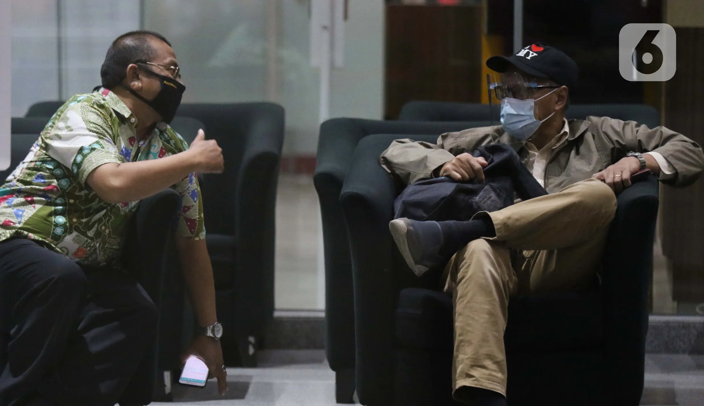 FOTO: Kasus Korupsi E-KTP, KPK Periksa Isnu Edhi Wijaya - Foto Liputan6.com