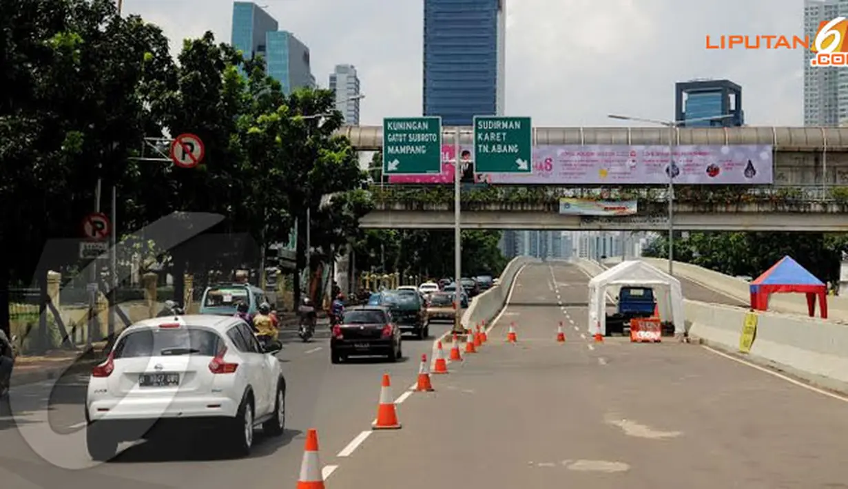 [FOTO] Jalan Layang Kampung Melayu-Tanah Abang Siap Dioperasikan - Foto Liputan6.com