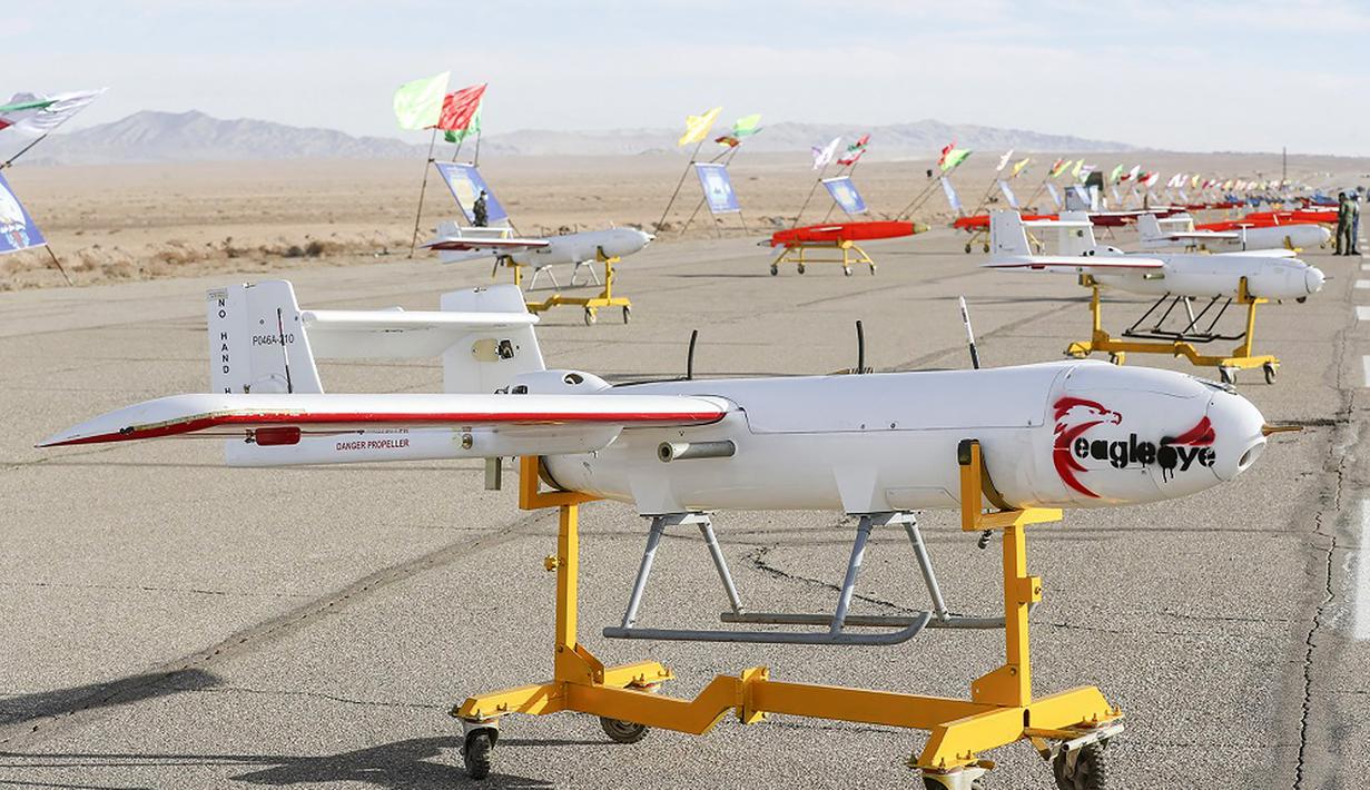 FOTO: Latihan Drone Besar-besaran Militer Iran - Foto Liputan6.com