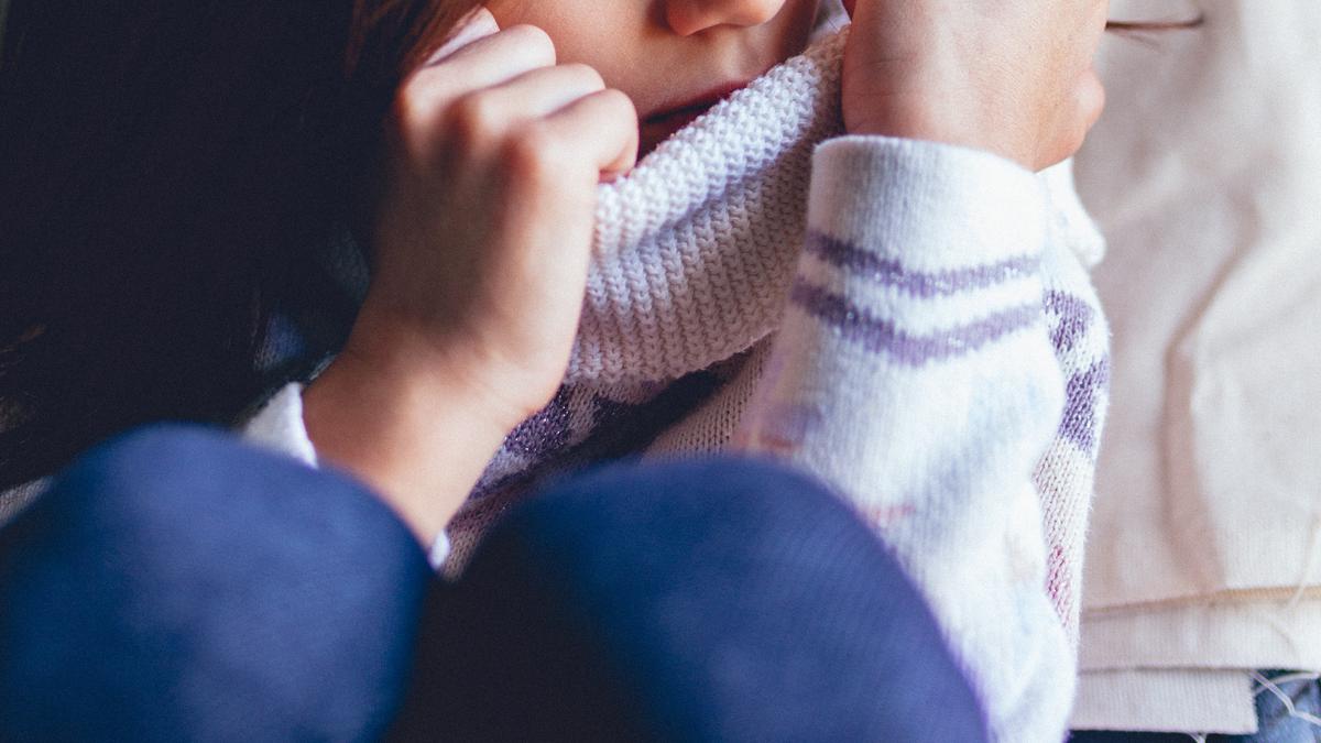 8 Tanda Anak Memiliki Karakter Introvert yang Penting Diketahui