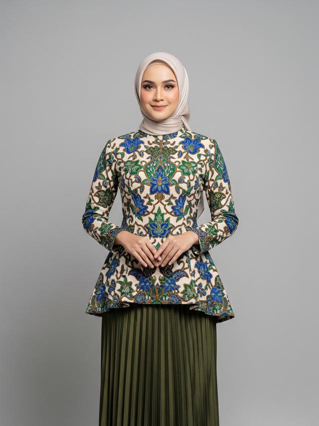9 Model Atasan Batik Bawahan Rok yang Kekinian, Referensi Penampilan di ...