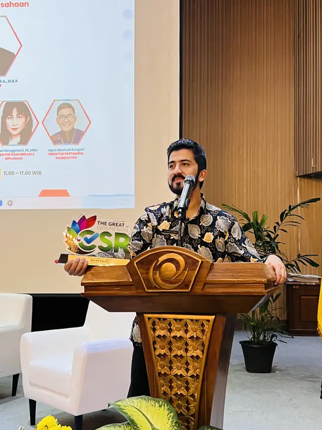 Selebgram Atta Ul Karim dan Sandiaga Uno Ngrobol Akrab di Ajang The ...