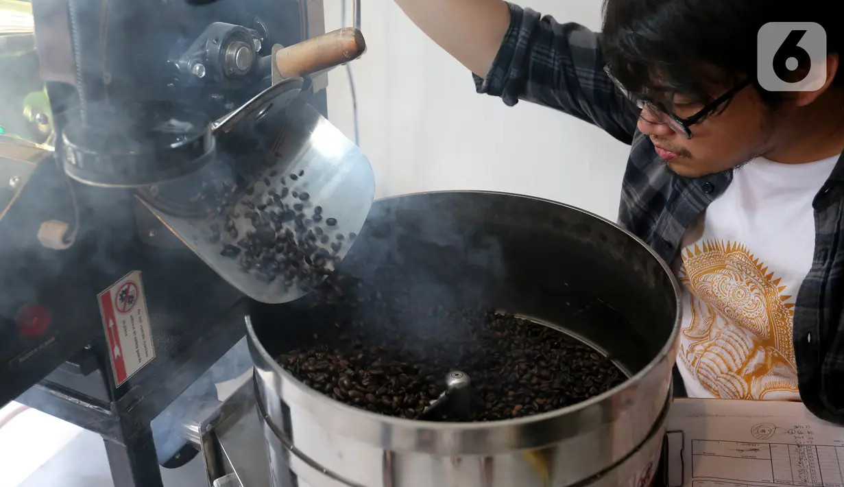 FOTO: Melihat Proses Coffee Roasting, Penentu Aroma dan Karakter Kopi ...