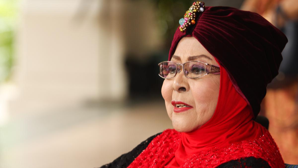 Waldjinah, Penyanyi Istana yang Lagunya Dibredel Orba - ShowBiz ...