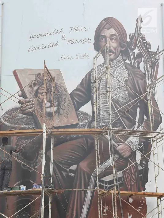 FOTO: Sambut Hari Pahlawan, Mural Tokoh Seniman Hiasi Taman Ismail ...
