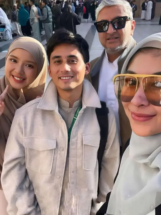 Nikmati Akhir Tahun Bareng, Ini 7 Potret Tiara Andini dan Alshad Ahmad Jalani Umrah - Hot ...