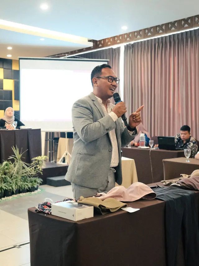 Strategi UMKM Lokal Tembus Pasar Internasional ala Desainer Sutardi ...
