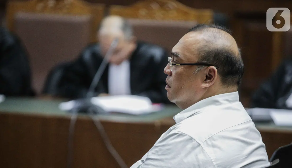 FOTO: Aspidum Kejati DKI Agus Winoto Didakwa Terima Suap Rp 200 Juta ...