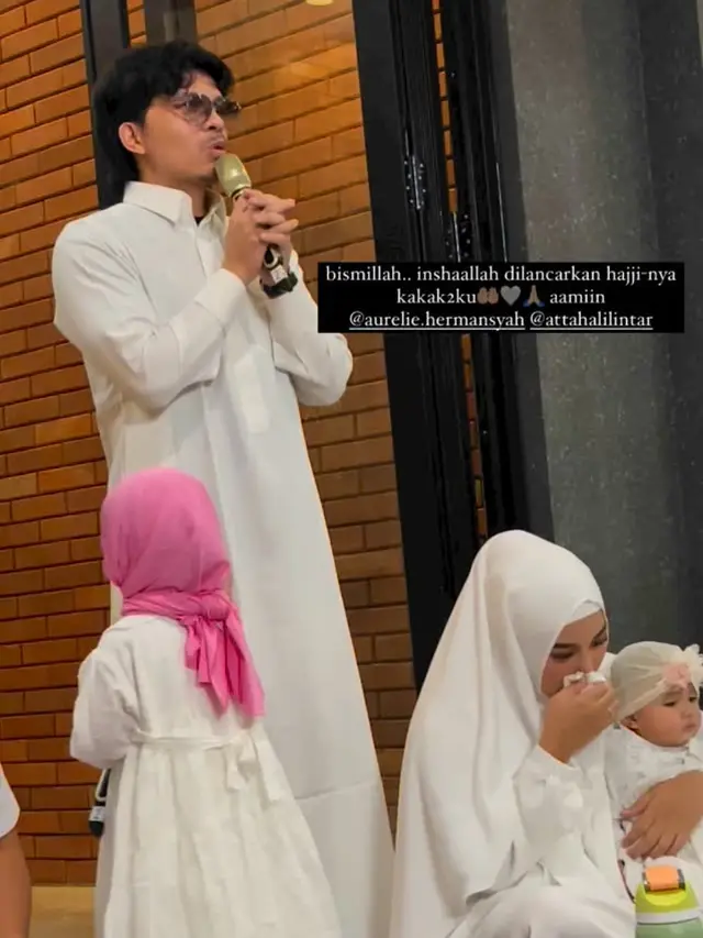 8 Potret Keluarga Atta dan Aurel di Pengajian Jelang Naik Haji, Banjir Doa - Hot Liputan6.com