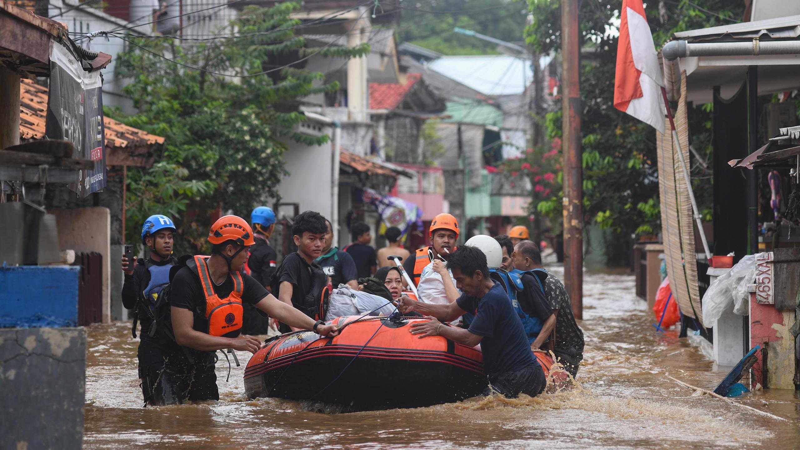 Update Banjir: 59 RT dan 4 Ruas Jalan di Jakarta Masih Tergenang pada ...