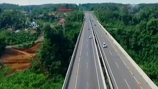 Kendaraan Berat Boleh Lewati Jembatan Cisomang Mulai 1 April - Bisnis ...