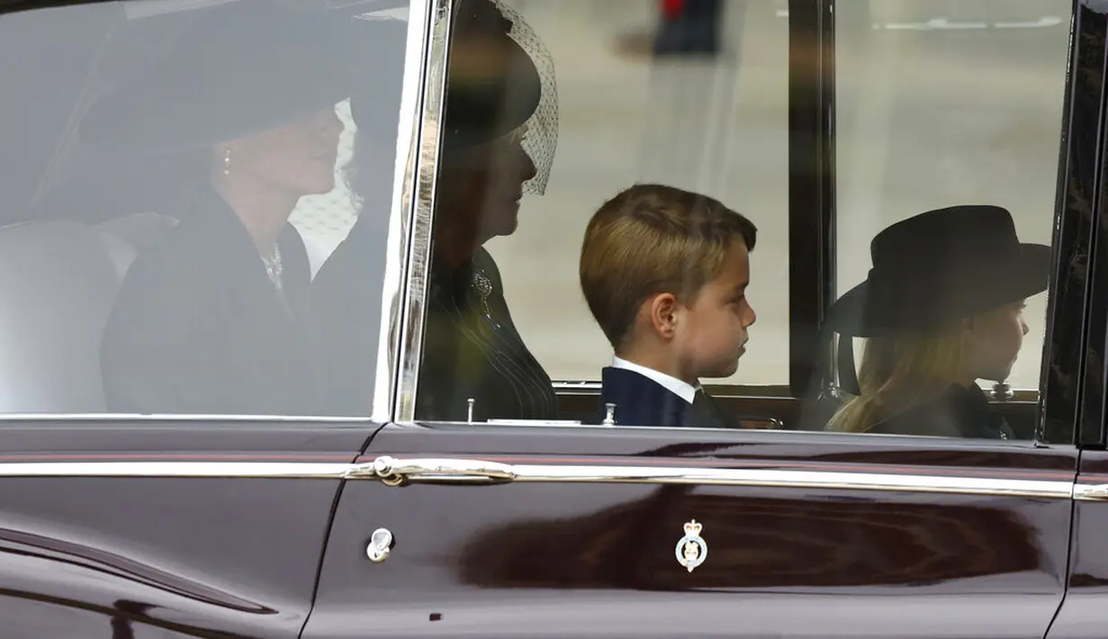 Wajah Sendu Pangeran George dan Putri Charlotte di Upacara Pemakaman ...