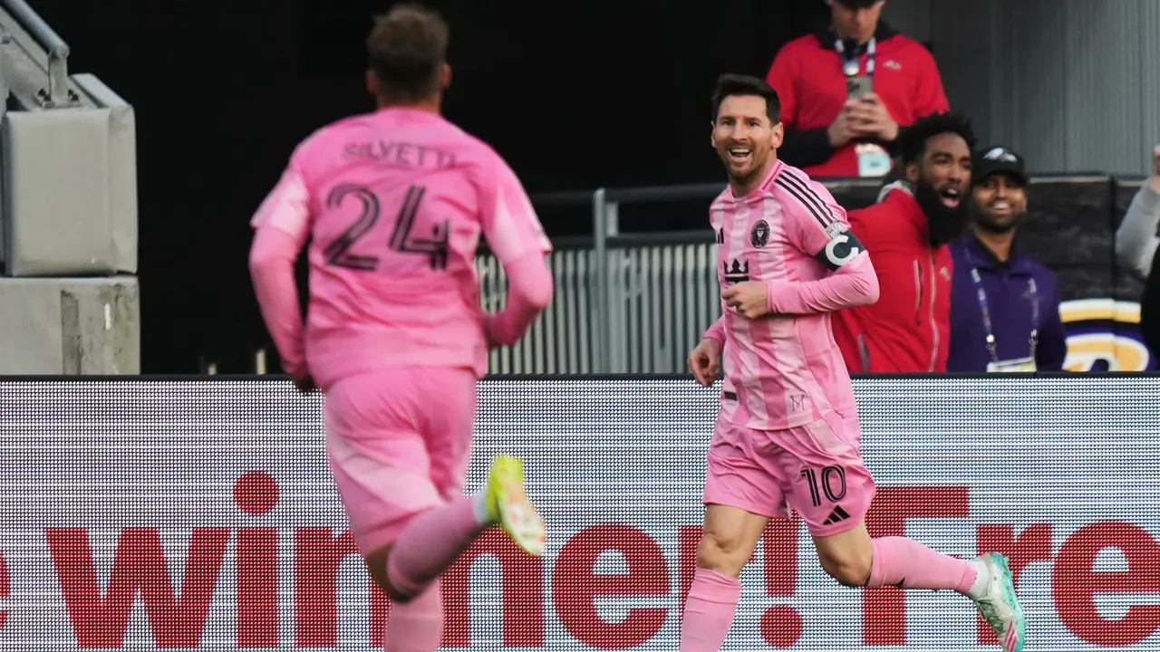 Lionel Messi vs Cristiano Ronaldo, Siapa yang Lebih Baik?