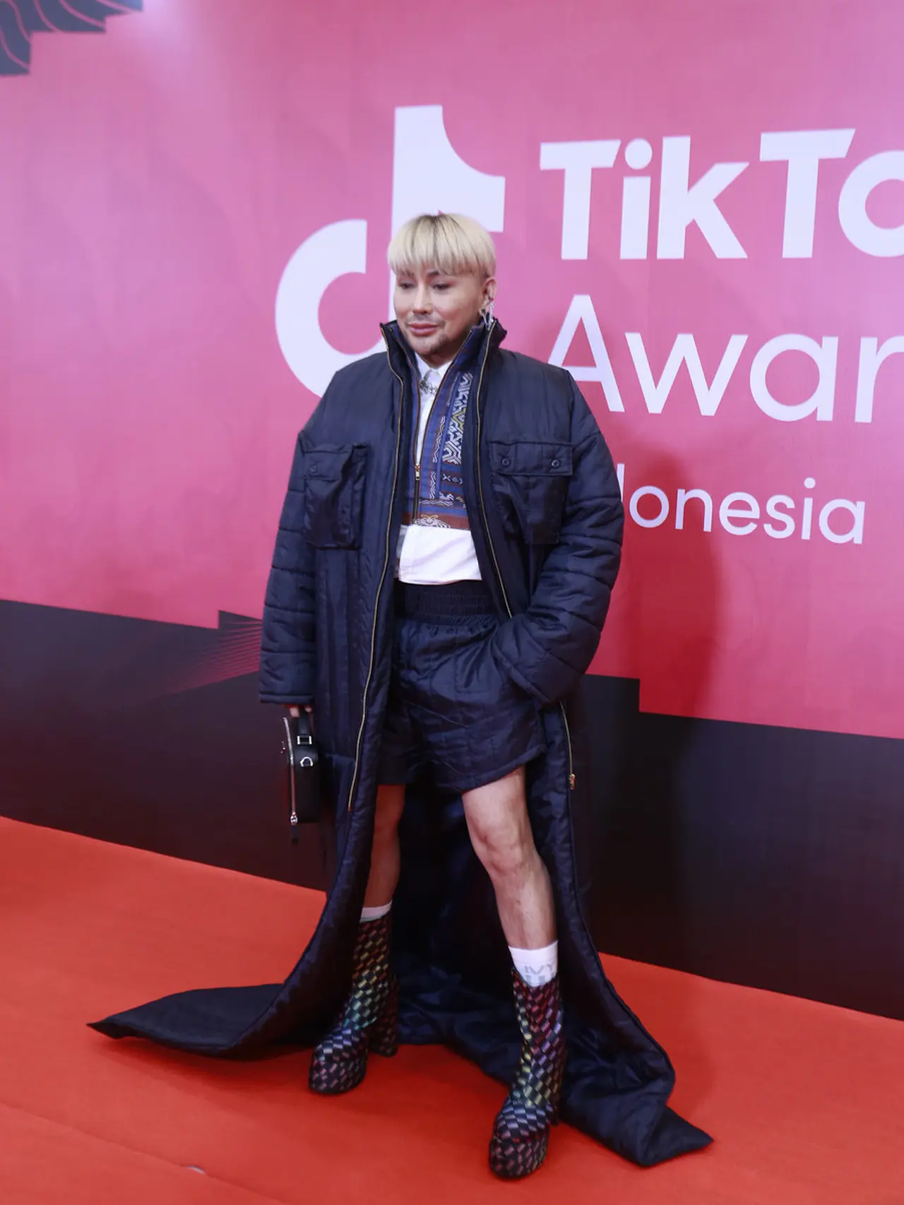 Parade Busana Artis di TikTok Awards Indonesia 2023, Dari Luna Maya ...