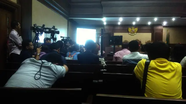 Sidang Jessica hingga Dini Hari, Ada Hadirin Tidur Mendengkur - News Liputan6.com