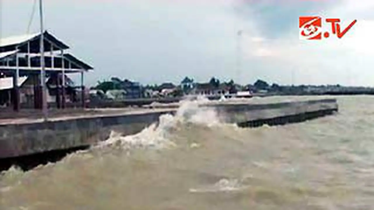 Ombak Besar Sulitkan Nelayan - News Liputan6.com