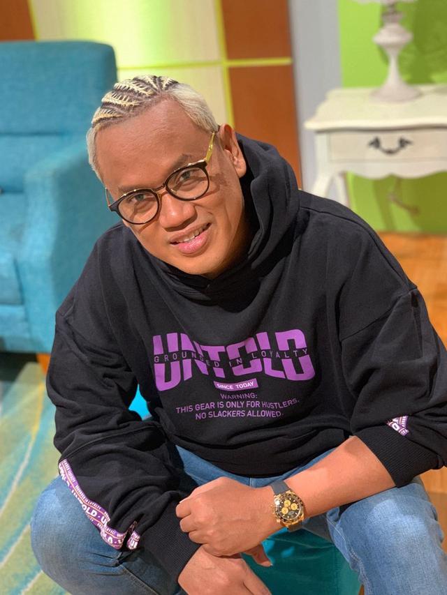 6 Gaya Rambut Nyeleneh Uya Kuya, Ada yang Pakai Peniti - Hot Liputan6.com