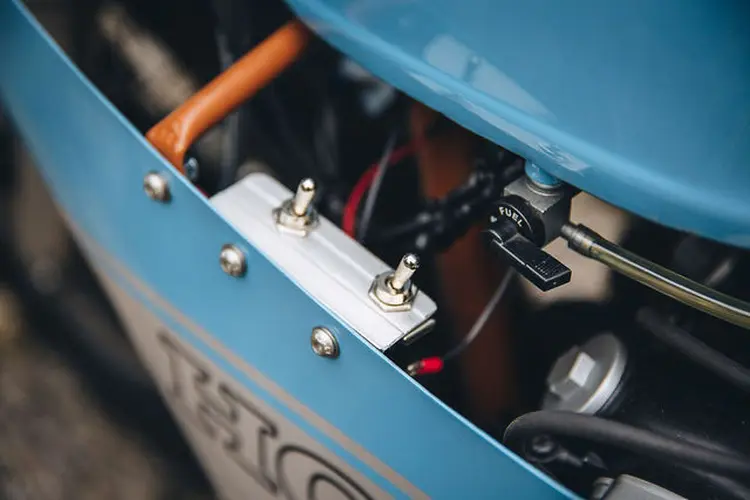 Honda CB550 Cafe Racer Full Fairing - Galeri Otosia.com