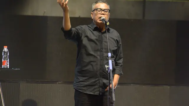 Abdel Achrian Siap Bawa Tawa ke Dunia Lewat Stand-Up Comedy World Tour bertajuk Lima Sama – Lo ...