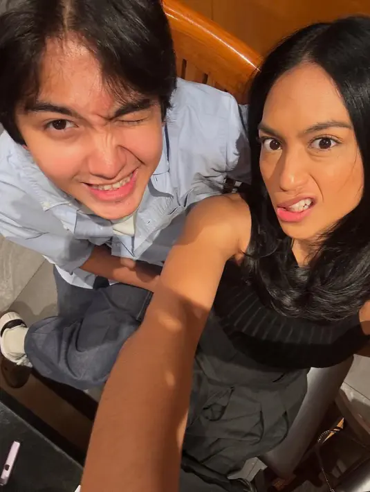 Potret Taskya Namya Rayakan Ultah ke-31 Bareng Ari Irham, Terpaut Usia ...