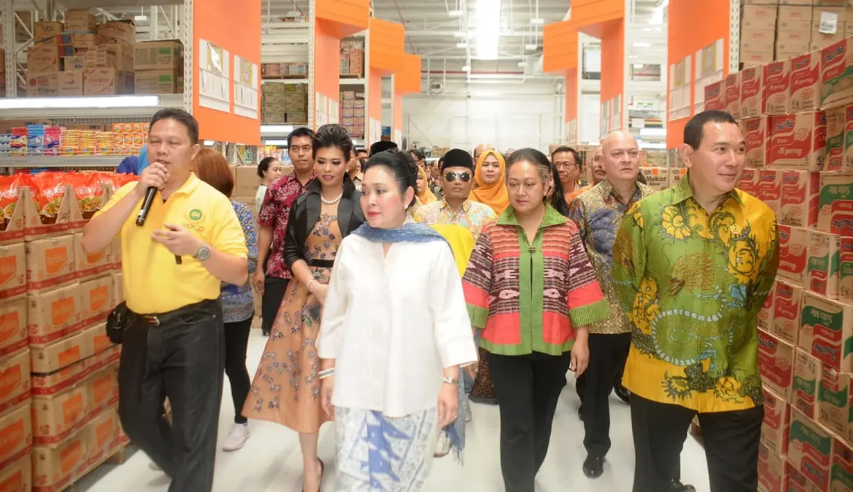 FOTO: Bina UMKM, Tommy Soeharto Buka Goro di Cibubur - Foto Liputan6.com