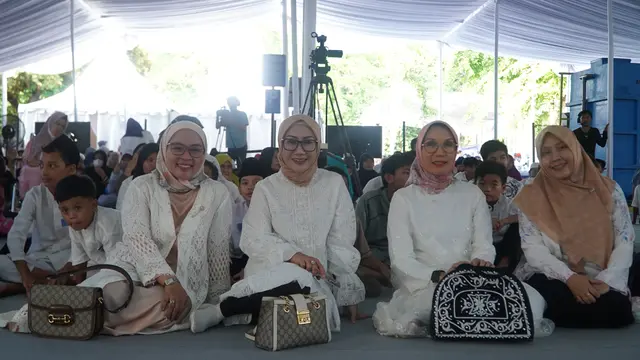 PAM JAYA Gelar Sembako Murah dan Berikan Santunan untuk 300 Ayam Yatim ...