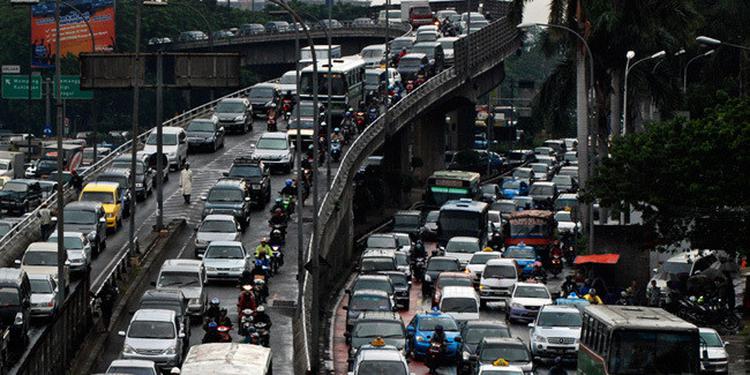 Kecepatan Rata-Rata Mobil Jakarta Hanya 10 Km/Jam - Berita Otosia.com