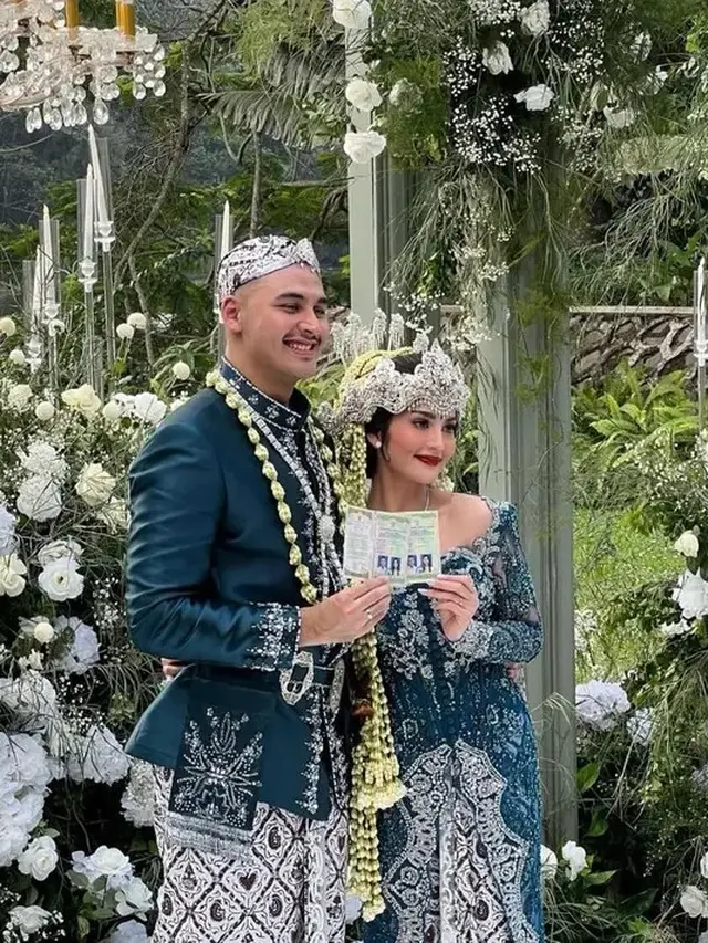 7 Potret Pernikahan Debi Sagita dan Marco Ivanos Setelah 5 Tahun Pacaran - Hot Liputan6.com