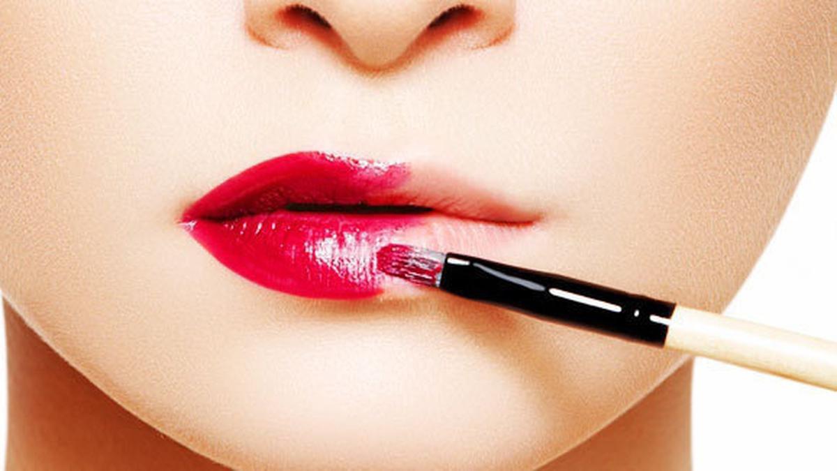4 Model Make Up Sepanjang Masa Yang Cocok Digunakan Kapan Saja