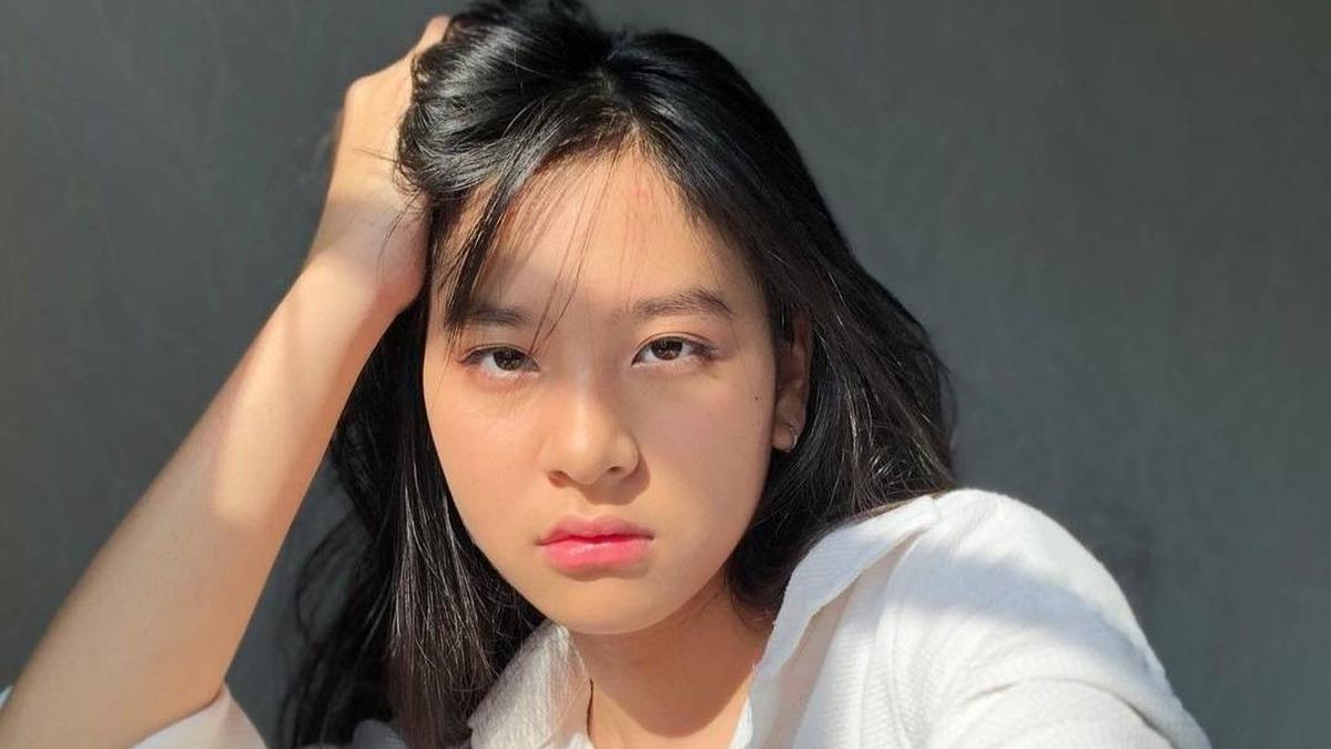 Biodata Azizi Asadel JKT48 Lengkap Umur, Agama, dan Perjalanan Karier ...