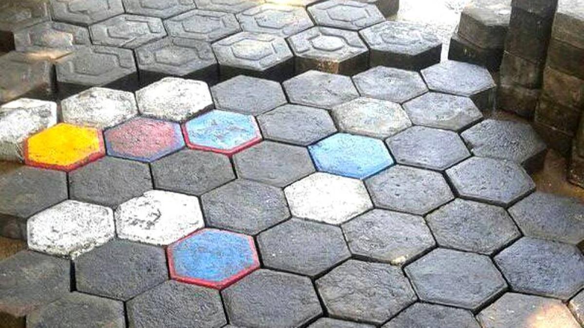 Sim Salabim, Sampah Plastik Jadi Paving Blok Warna-warni