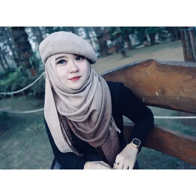 7 Potret Yuli Asiska, Pedangdut Teman Duet Karaoke Teddy Mantan Suami Lina - Hot Liputan6.com