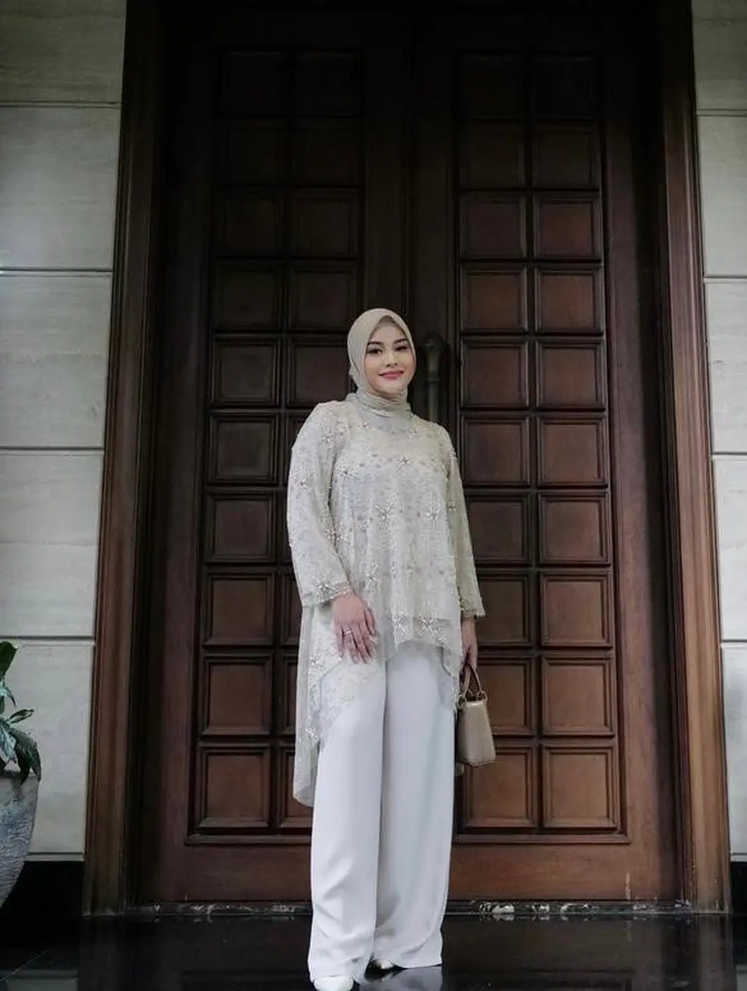 8 Warna Hijab yang Cocok dengan Baju Cream, Simak Inspirasinya dari ...