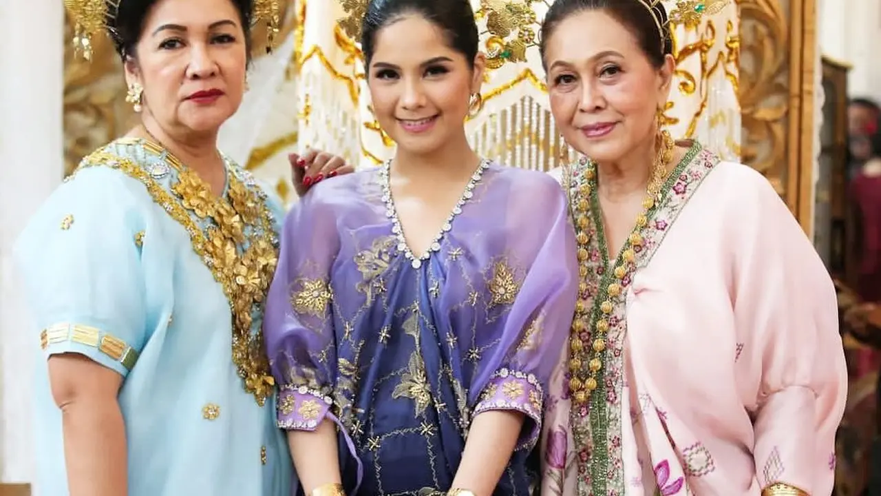 Mengenal Baju Adat Indonesia yang Unik dan Memikat, Simbol Keragaman ...