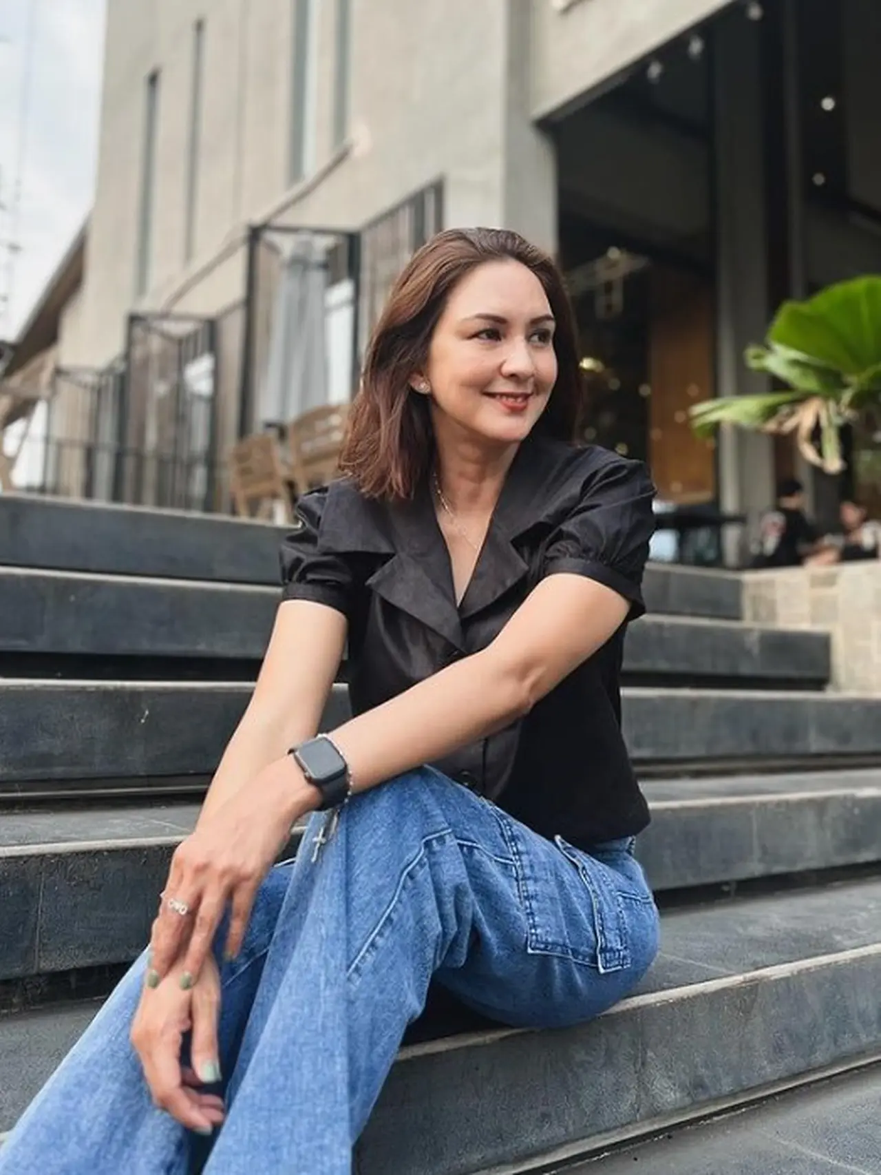 11 Potret Outfit Donna Agnesia yang Bikin Terlihat Fresh ...