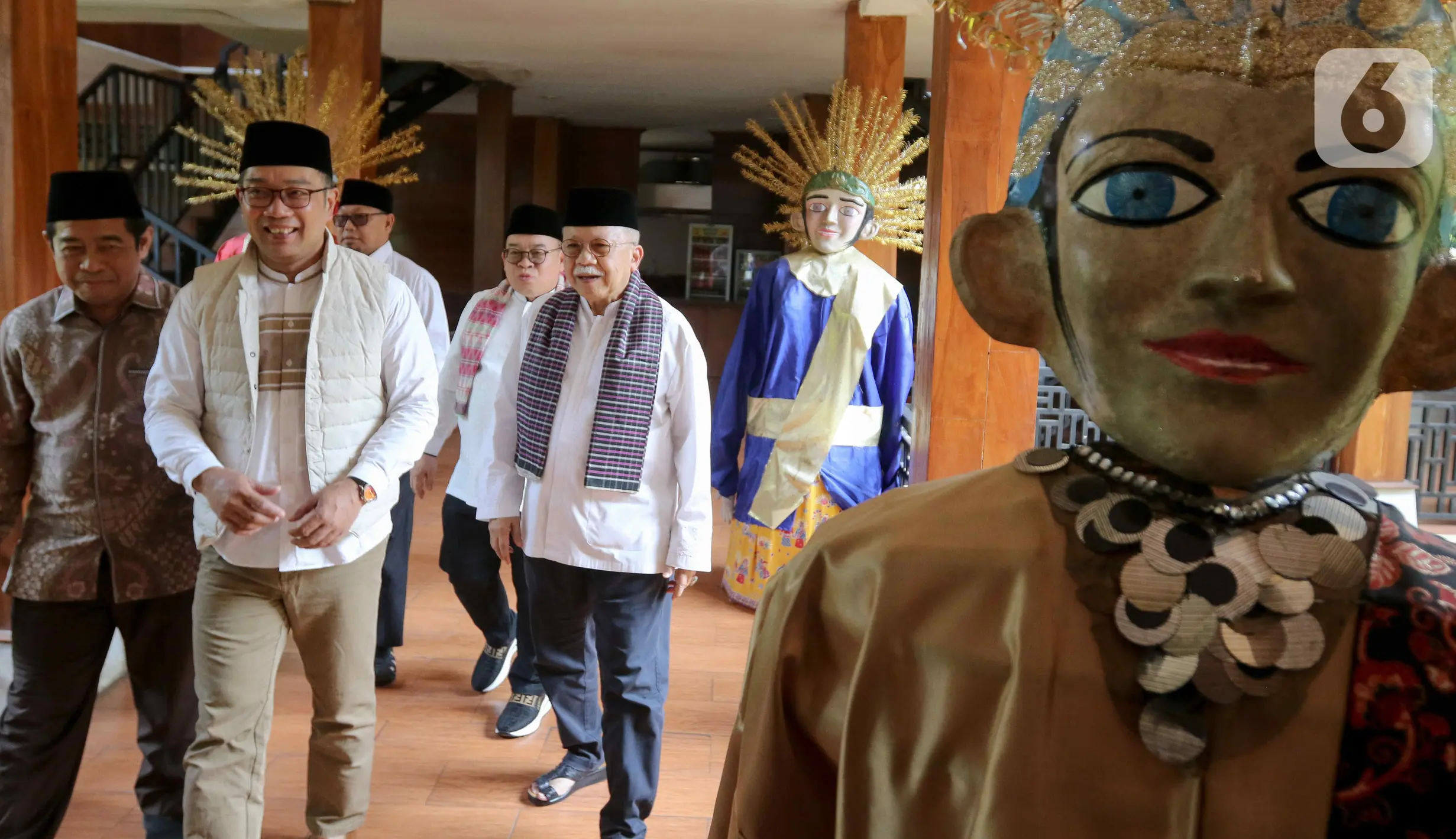 Ridwan Kamil Silaturahmi dengan Fauzi Bowo di Setu Babakan - Foto ...