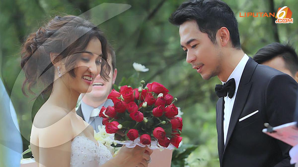 Sandy Thema Ajak Atiqah Hasiholan Main Film Pendek - ShowBiz Liputan6.com