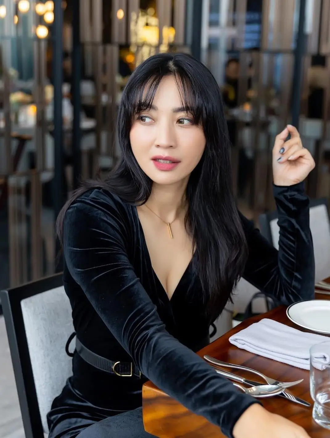 8 Potret Gaya Hesti Purwadinata Pamer Body Goals lewat Berbagai Outfit, Sering Dijuluki Jisoonya ...