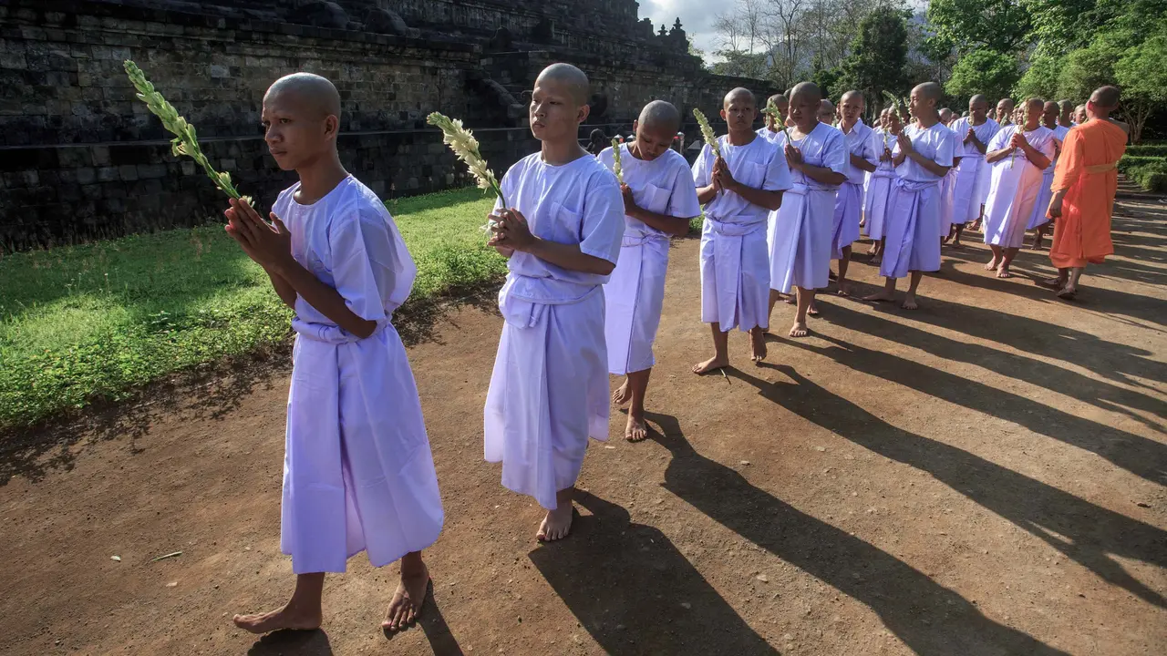 Pabbajja Samanera Digelar di Candi Borobudur, Pelatihan Karakter Calon ...