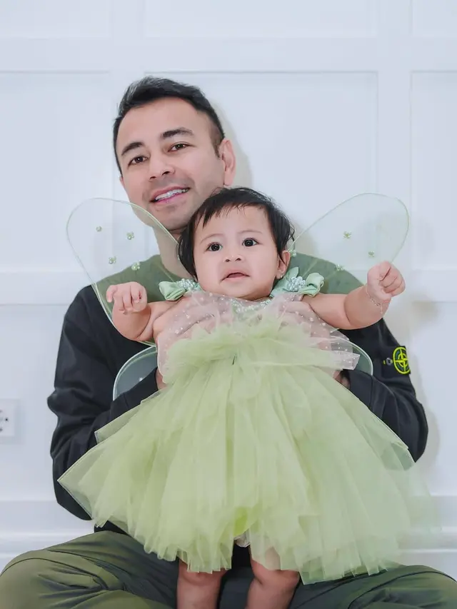 5 Potret Terbaru Baby Lily Bergaya Peri Ditemani Raffi Ahmad, Caption Menyentuh Jadi Sorotan ...