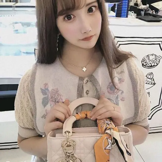 Gadis Ini Tawarkan Gaji Rp 55 Juta Bagi Pria Yang Mau Jadi Pacarnya