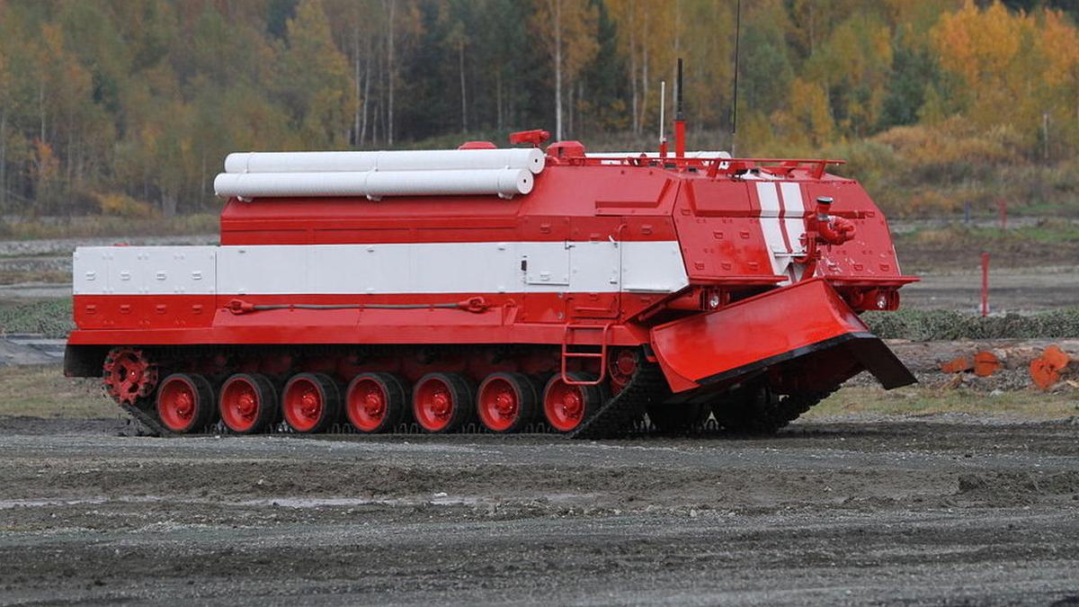 Tank Perang Era Sovyet Dijadikan Mobil Damkar