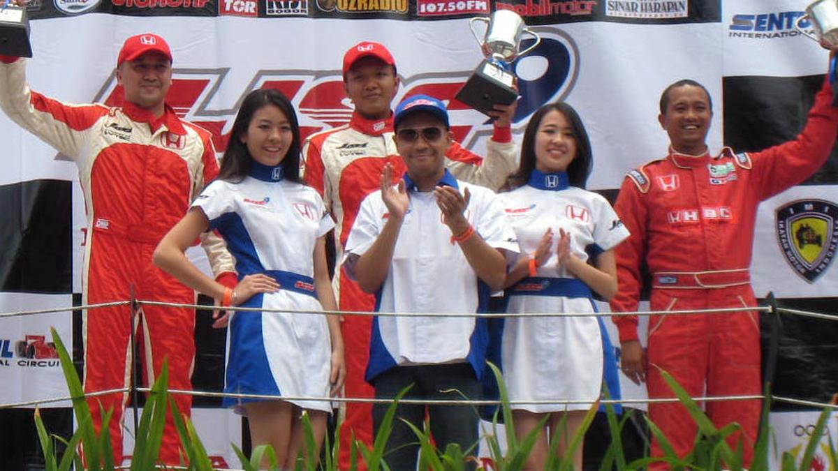 Alvin dan Rio SB Berbagi Gelar Juara di ISSOM 2014 - Bola Liputan6.com