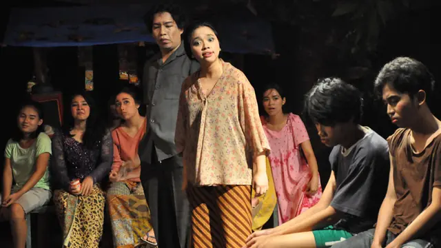 Maharani Megananda Sukses Tampilkan Teater Karya W.S. Rendra - ShowBiz ...