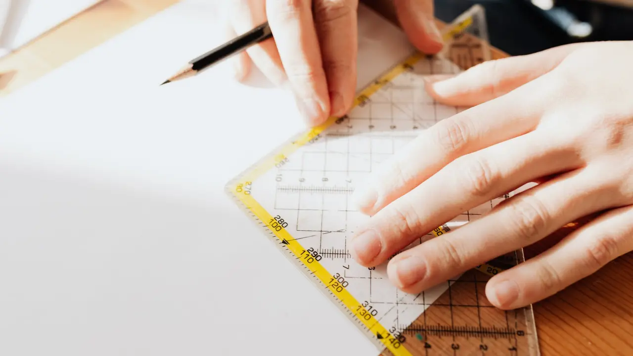 Deformasi Adalah Teknik Menggambar, Ketahui Bedanya dengan Stilasi dan ...