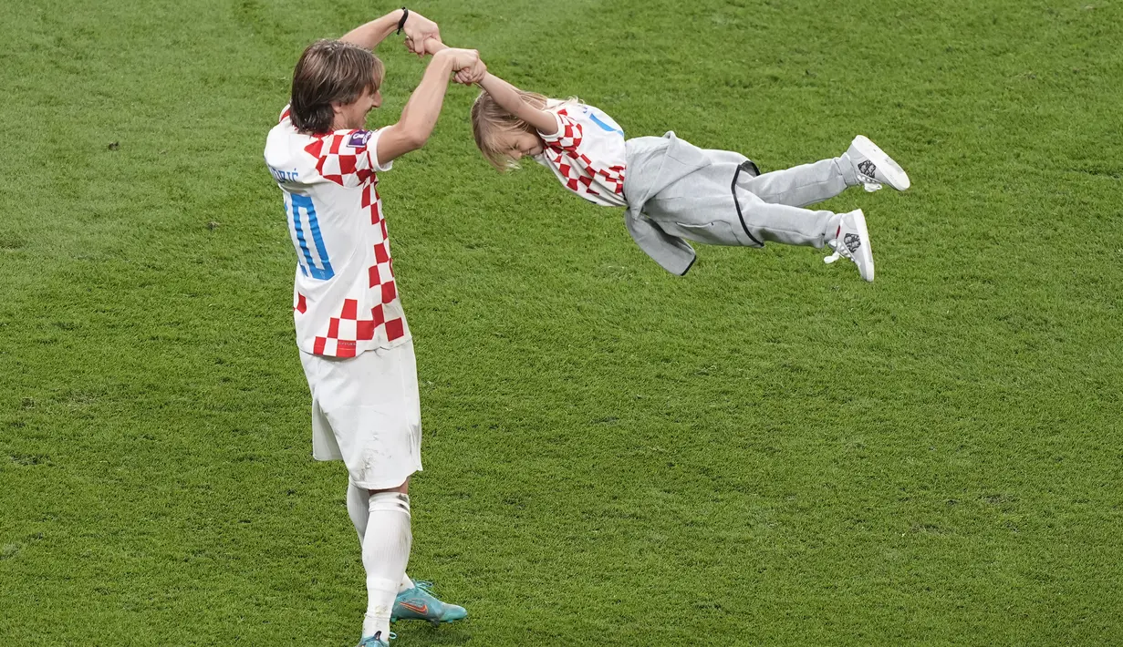 Momen Luka Modric Ajak Anak-Anaknya Rayakan Kroasia Raih Peringkat ...